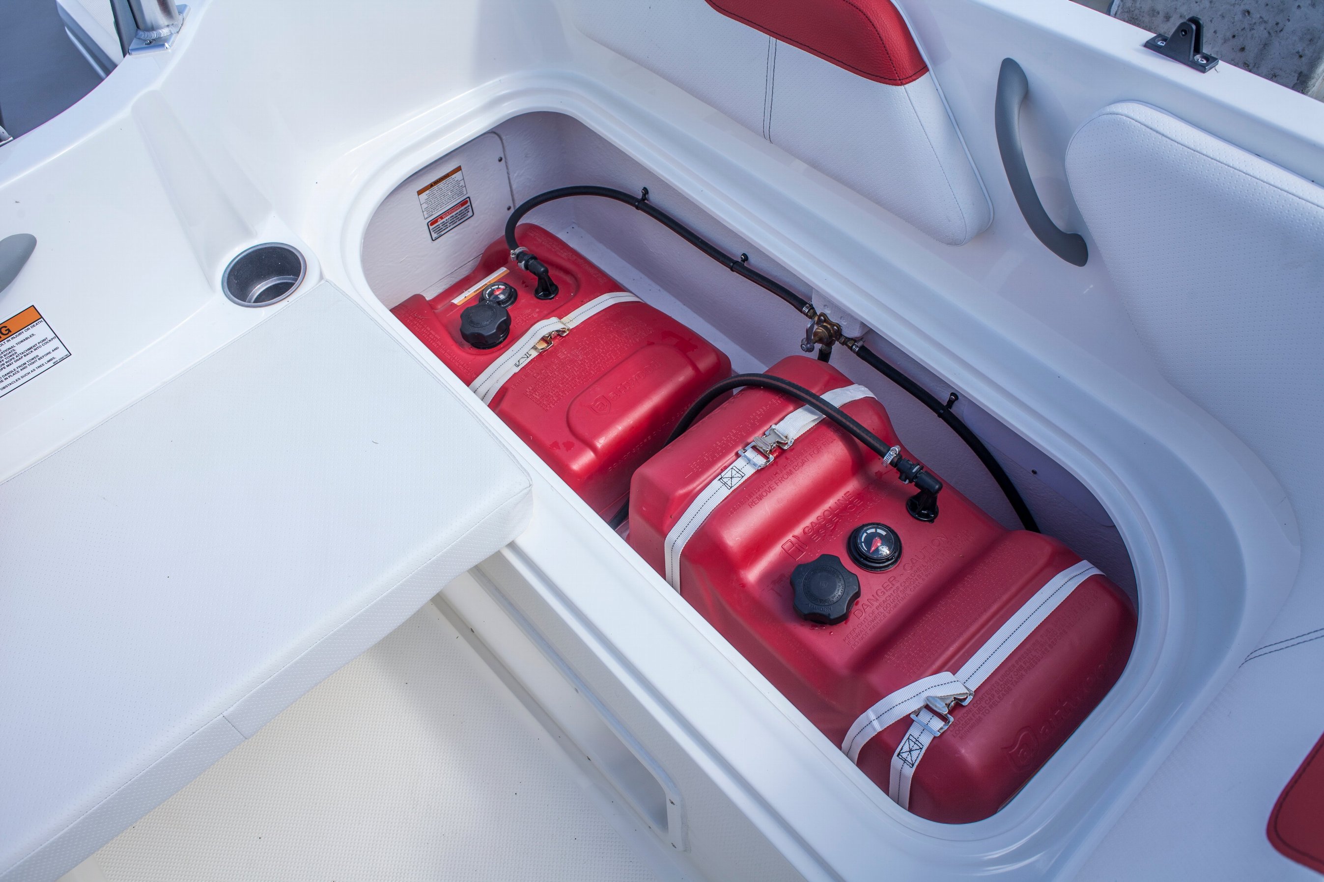 0095 | 米国ベイライナーとトロフィーの日本総輸入元。中古ボート、中古船、中古艇も販売中。高松マリーナ